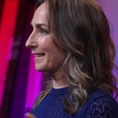 Lisa McCune, National Portrait Gallery